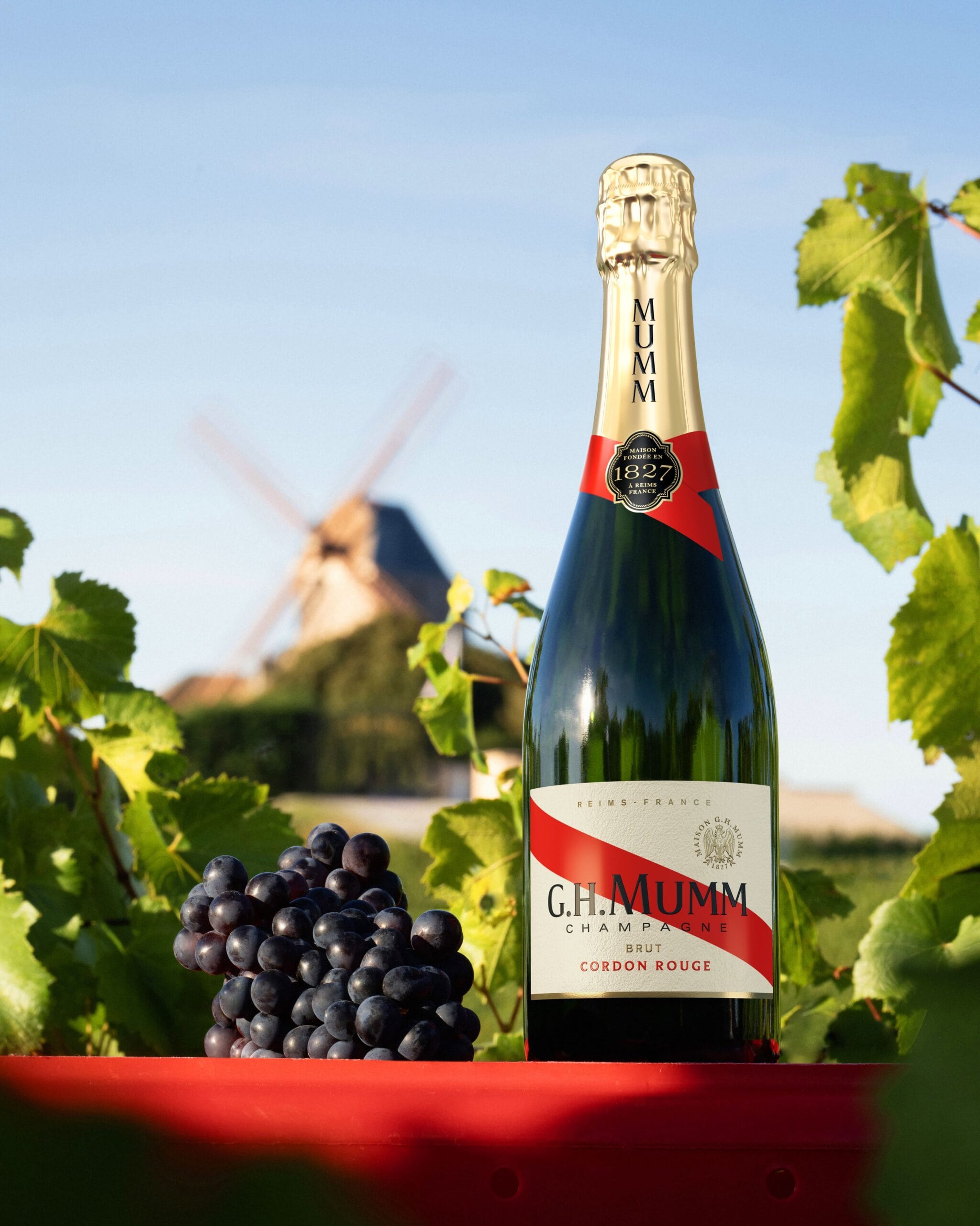 Maison Mumm unveils the new design of the Mumm Cordon Rouge cuvée ...